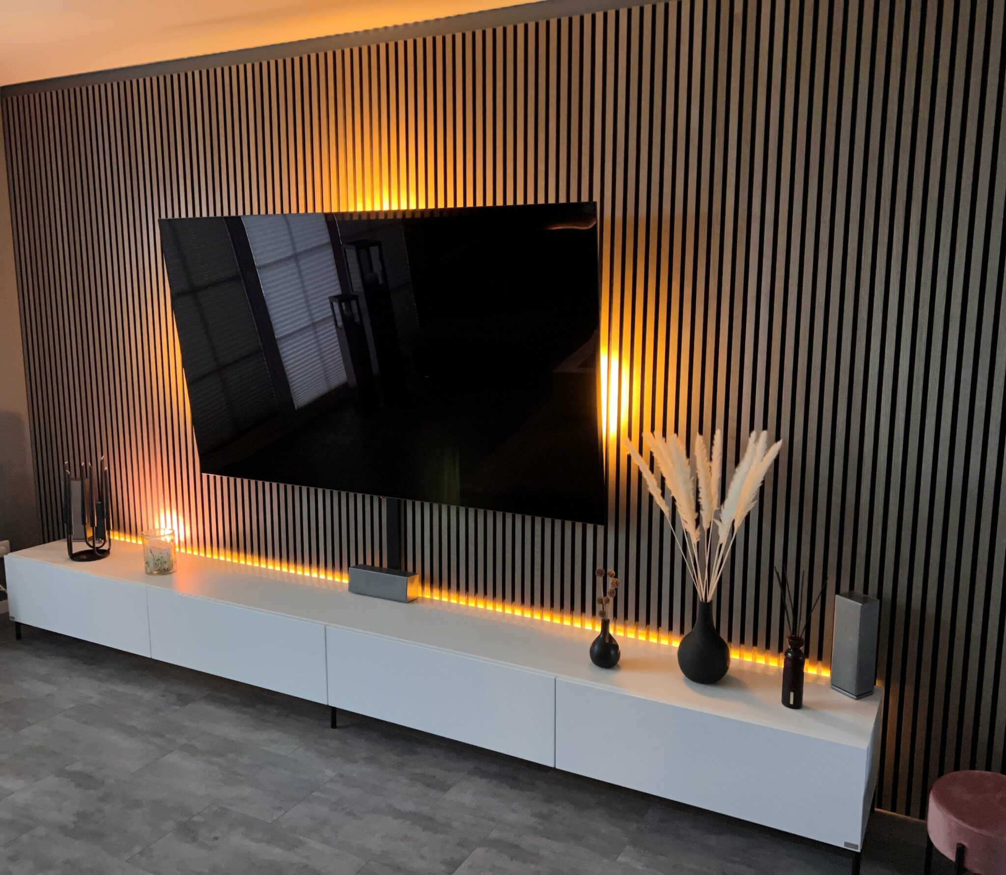 How-to: TV-Wand mit Akustikpaneelen – inkl. Video